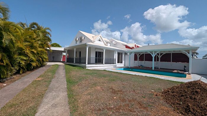 Maison 4 pièces à louer à Baie-Mahault