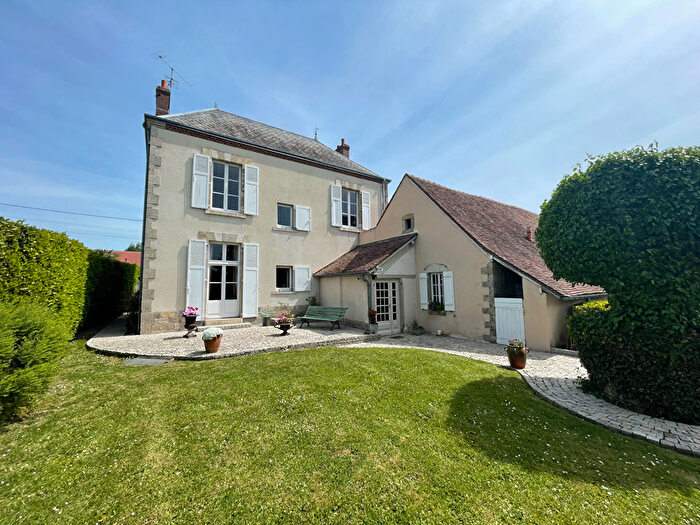Vennecy : Maison 8 pièces à vendre