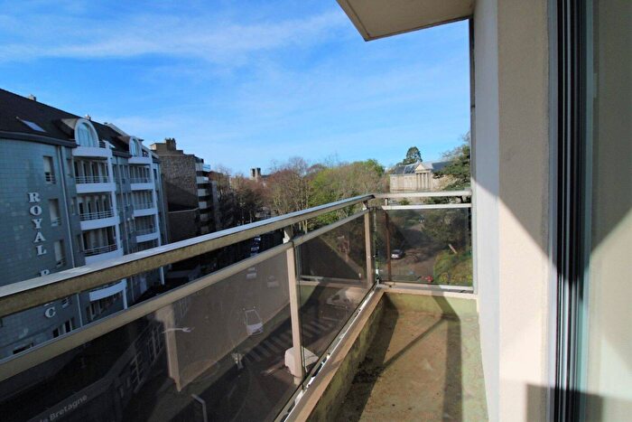 Appartement à louer - Saint-Brieuc - 2 pièces - 1 chambre