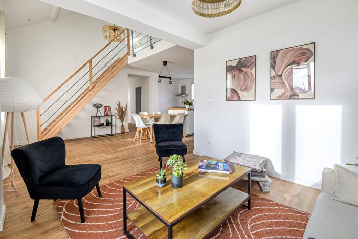 Maison à vendre - Saint-Sébastien-sur-Loire, Est - 5 pièces - 4 chambres