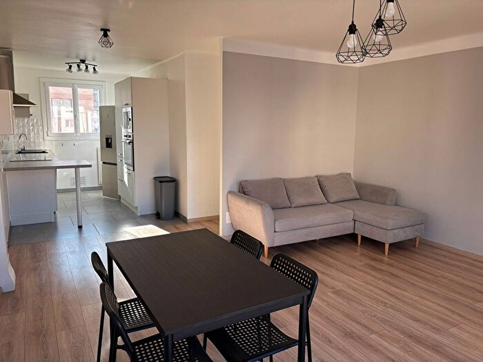 Appartement à louer - Les Plantiers-route de Marseille, Sisteron - 3 pièces - 2 chambres