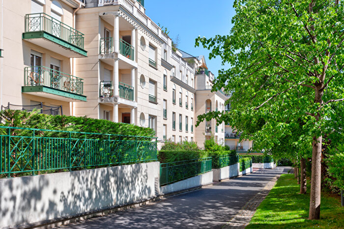 Appartement à vendre - Le Plessis-Robinson, Cité Basse - 4 pièces - 3 chambres