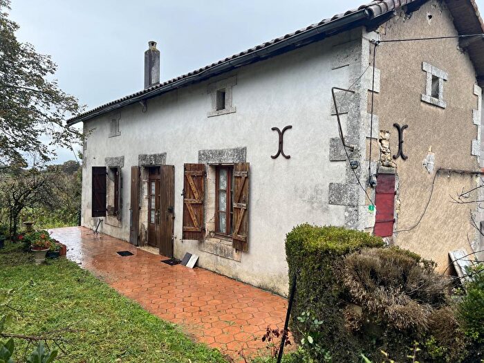 Maison à vendre - Saint-Laurent-de-Céris - 3 pièces - 2 chambres