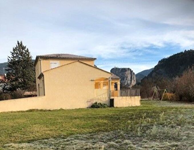 Maison à vendre - Castellane - 6 pièces - 4 chambres
