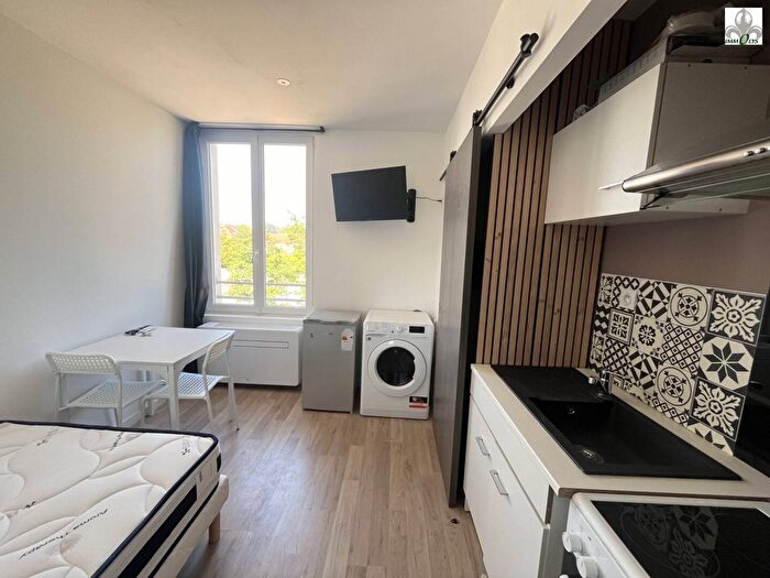 Appartement à louer - Colbert-Gare-Colombiere, Beaune - 1 pièce