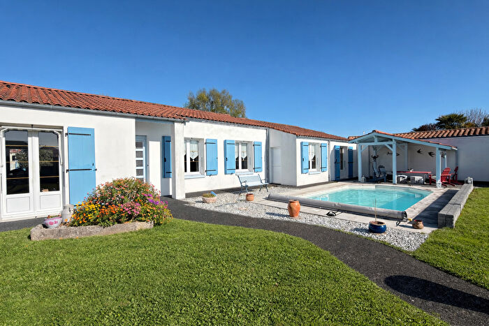 Maison à vendre - Dompierre-sur-Mer - 6 pièces - 5 chambres