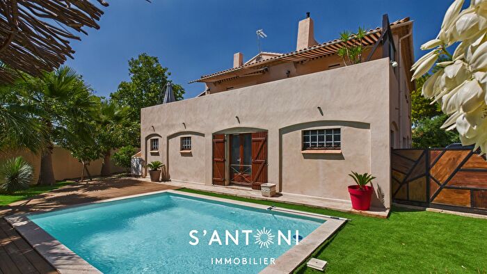 Maison à vendre - Agde, La Ville - 5 pièces - 4 chambres