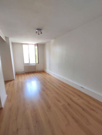 Centre-Hôtel de Ville, Limoges : Appartement 3 pièces à louer