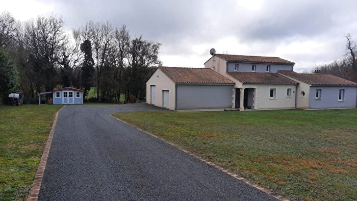 Maison à vendre - Jonzac - 4 pièces - 3 chambres