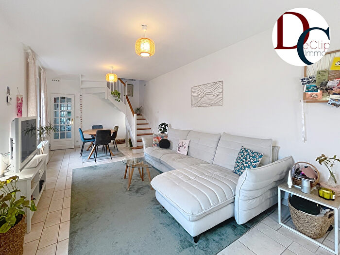 Appartement à vendre - Fleurines - 4 pièces - 2 chambres