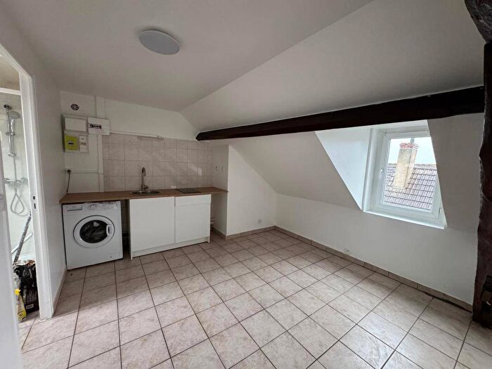 Appartement à louer - Centre Ville, Vierzon - 2 pièces - 1 chambre