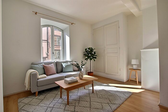 Appartement à louer - Clermont-Ferrand, Jaude, Fontgiève Saint-Alyre - 1 pièce