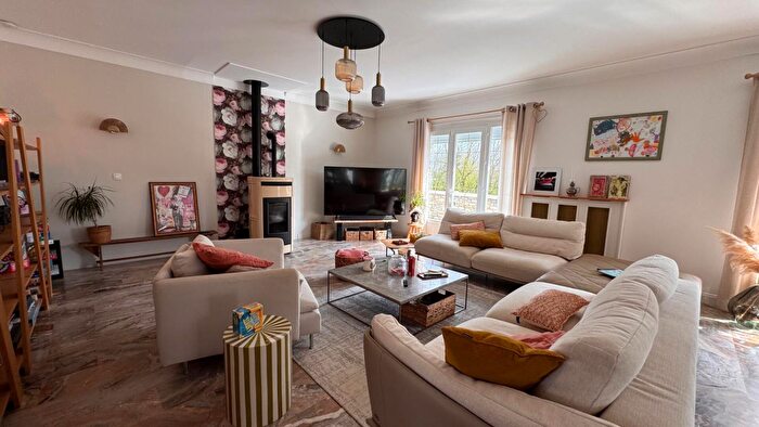 Favières - Maison 7 pièces à vendre