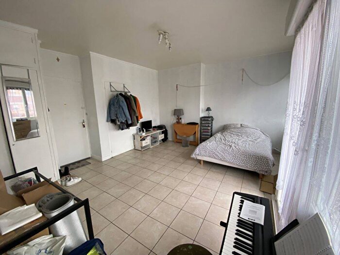 Appartement 1 pièce à louer à Centre-Neuf Bourg-Quesnoy-Delsaux-Musée-Cannoniers-Gare, Valenciennes