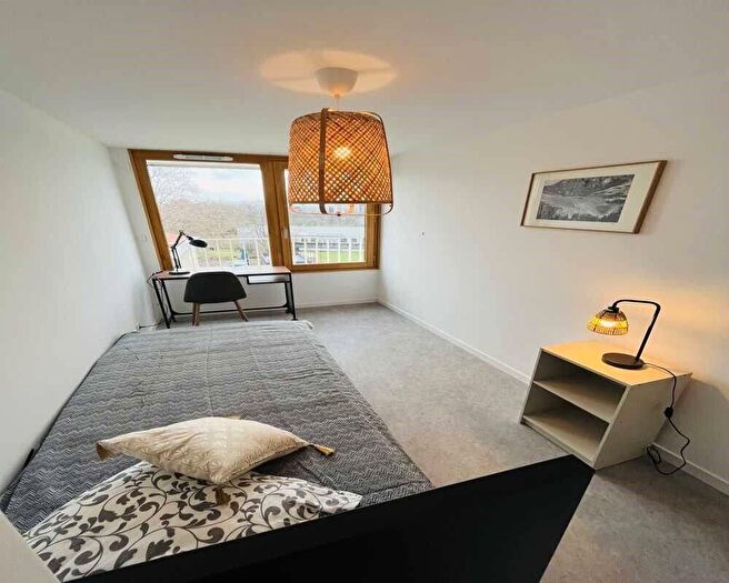 Appartement à louer - Lyon ème arrondissement - 5 pièces - 10 chambres