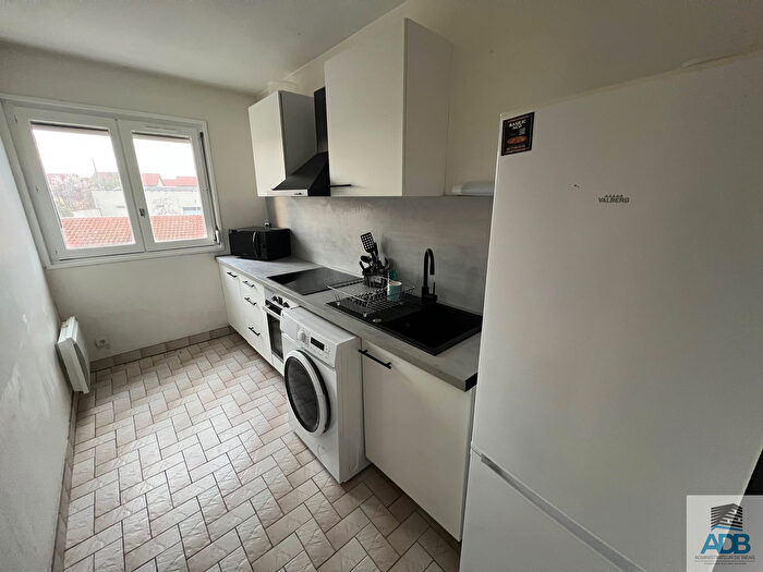 Appartement à louer - Riorges - 2 pièces - 1 chambre