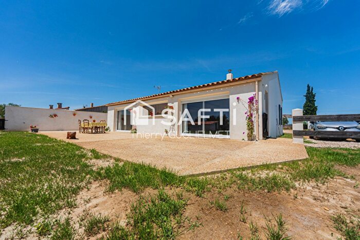 Maison 7 pièces à Arles, Saliers, Albaron, à vendre