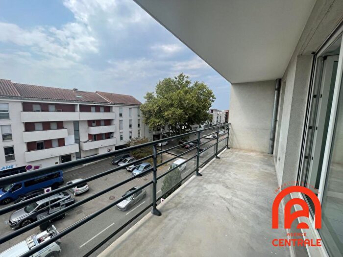 Meyzieu, Centre-ville : Appartement 4 pièces à louer