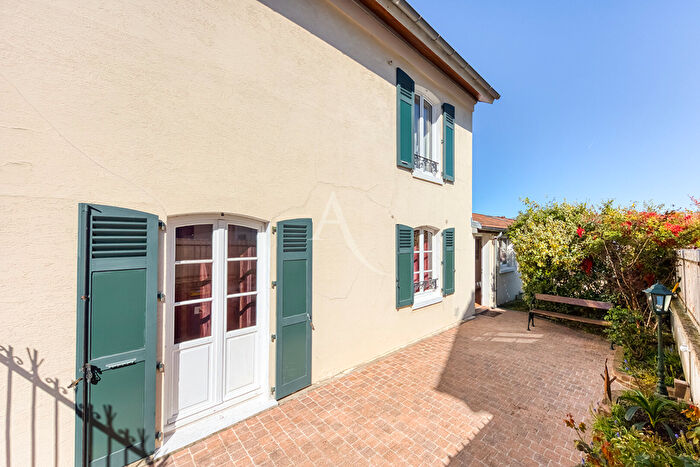 Noisiel, Ville ancienne : Maison 5 pièces à vendre