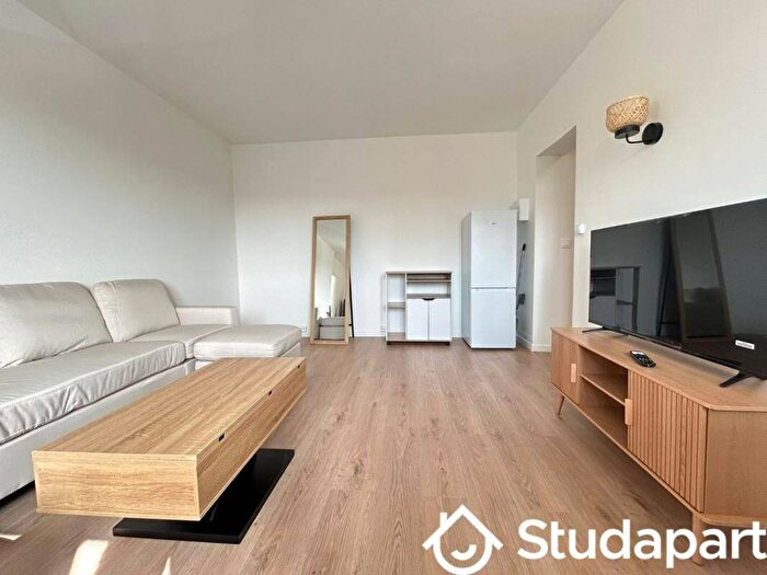 Appartement à louer - Salengro Jaures, Mantes-la-Ville - 2 pièces - 1 chambre