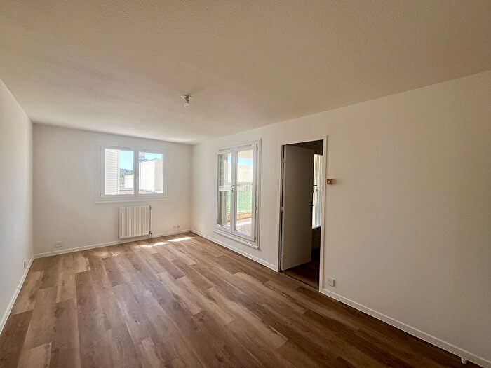 Vitrolles, Bords de l'étang, Tribales, Ferme de Croze - Appartement 2 pièces à vendre