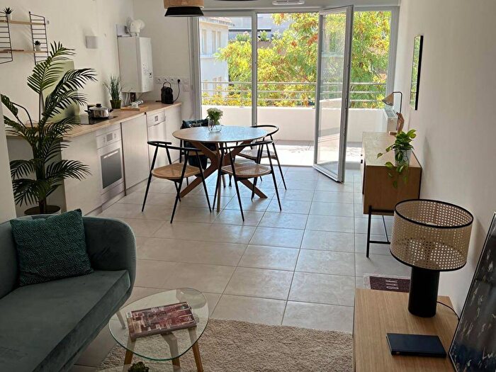Appartement à louer - Sud, Plan-de-Cuques - 4 pièces - 3 chambres
