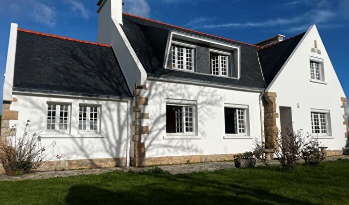 Maison à vendre - Plobannalec-Lesconil - 8 pièces - 6 chambres