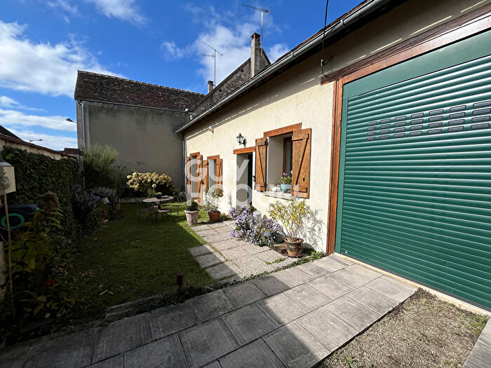 Maison à vendre - Chemilly-sur-Yonne - 4 pièces - 3 chambres