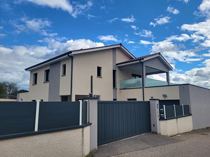 Appartement à louer - Communay - 5 pièces - 4 chambres