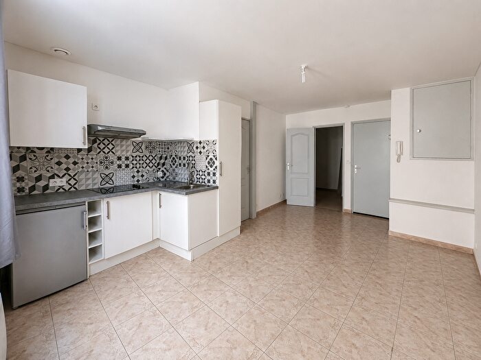 Sommières : Appartement 2 pièces à louer
