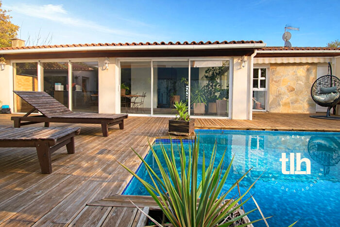 Maison à vendre - Saint-Mathieu-de-Tréviers - 6 pièces - 4 chambres