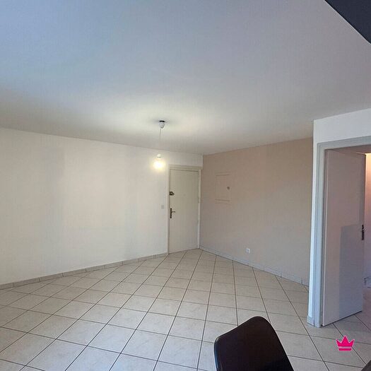 Appartement à louer - Saint-Laurent-de-Mure - 3 pièces - 2 chambres