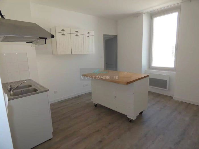 Centre, Pierrelatte : Appartement 2 pièces à louer