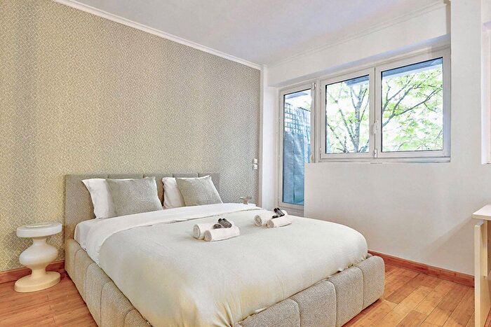 Appartement 2 pièces à Porte Dauphine, Paris 16ème arrondissement, à louer