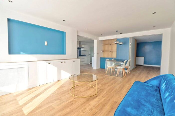 Appartement 4 pièces à louer - Saint Louis, Saint-Mandé