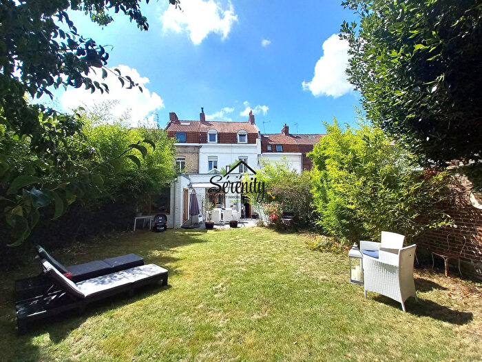 Maison à vendre - Loos, Centre-ville - 9 pièces - 6 chambres