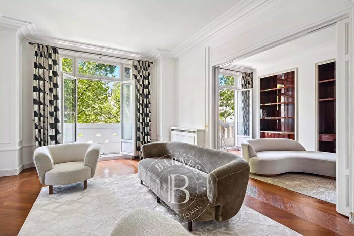 Appartement 8 pièces à louer à Neuilly-sur-Seine, Parc de Neuilly