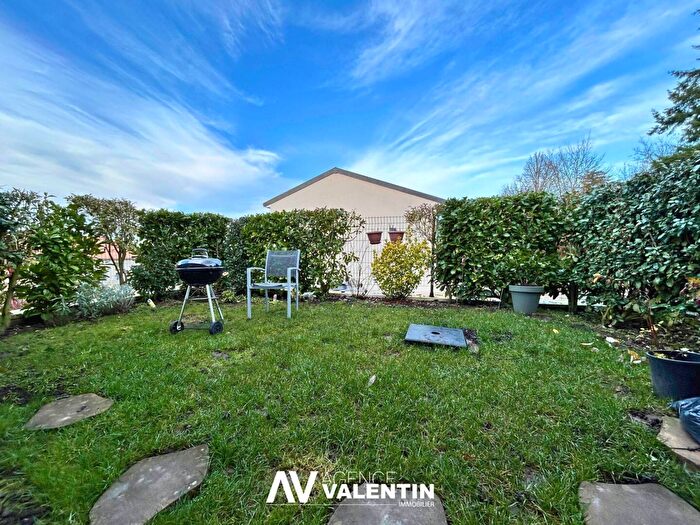 Maison à louer - Courcelles-Chaussy - 6 pièces - 3 chambres