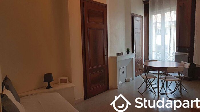 Hyper Centre-Vieille Ville, Saint-Étienne : Appartement 2 pièces à louer