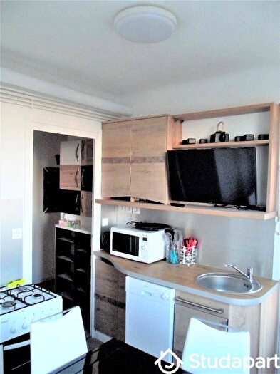 Appartement à louer - Herbins Gare, Saint-Nazaire - 1 pièce - 4 chambres