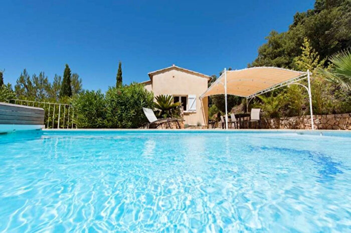 Maison à vendre - Vidauban - 5 pièces - 4 chambres