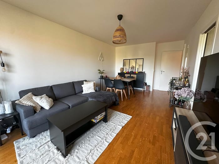 Appartement 3 pièces à louer à Combs-la-Ville, République
