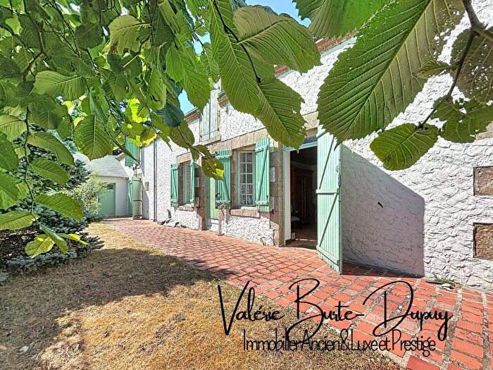 Vennecy - Maison 8 pièces à vendre