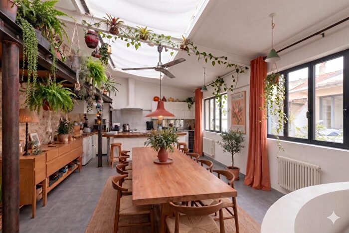 Paris 10ème - Appartement 8 pièces à vendre
