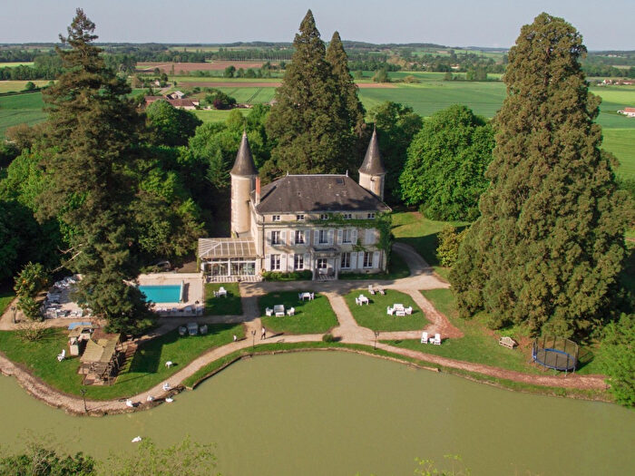 Maison à vendre - Tournon-Saint-Pierre - 17 pièces - 11 chambres