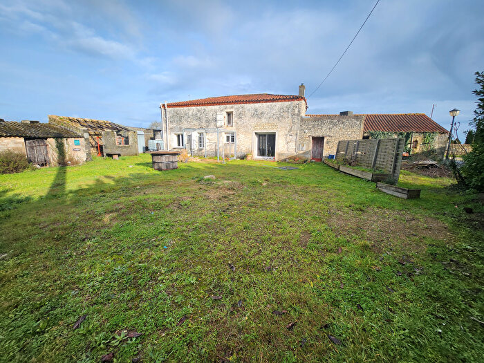 Saint-Aubin-la-Plaine : Maison 4 pièces à vendre