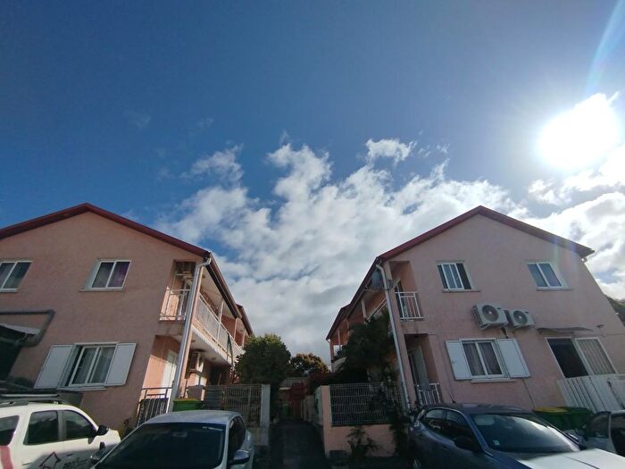 Saint-Louis, Pont Neuf : Appartement 4 pièces à louer