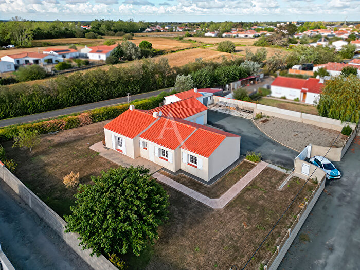 Le Perrier : Maison 4 pièces à vendre