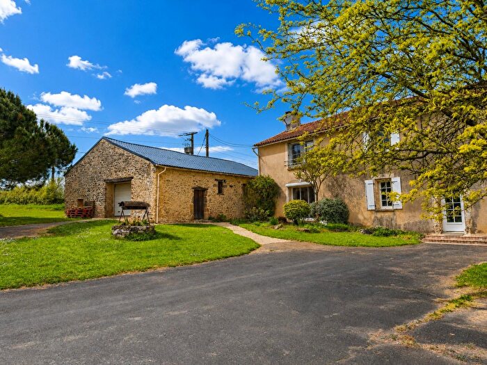 Maison 10 pièces à vendre à Cezais