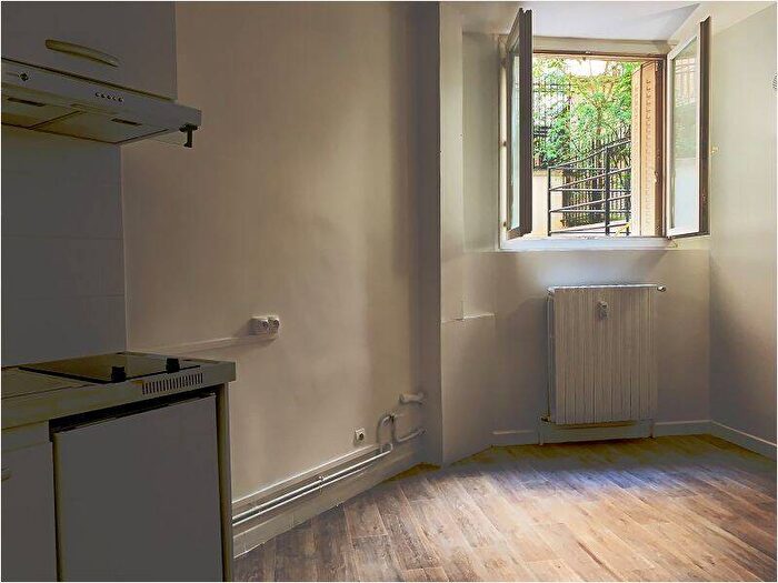 Gros Caillou, Paris 7ème arrondissement : Appartement 1 pièce à louer
